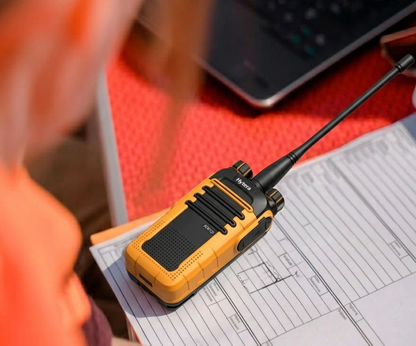 Best Commercial Two-Way Radios for Business Use (FeatureBest Commercial ...
