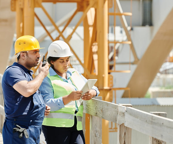How Do Walkie-Talkies Work? Range, Signals, and Channels Explained ...